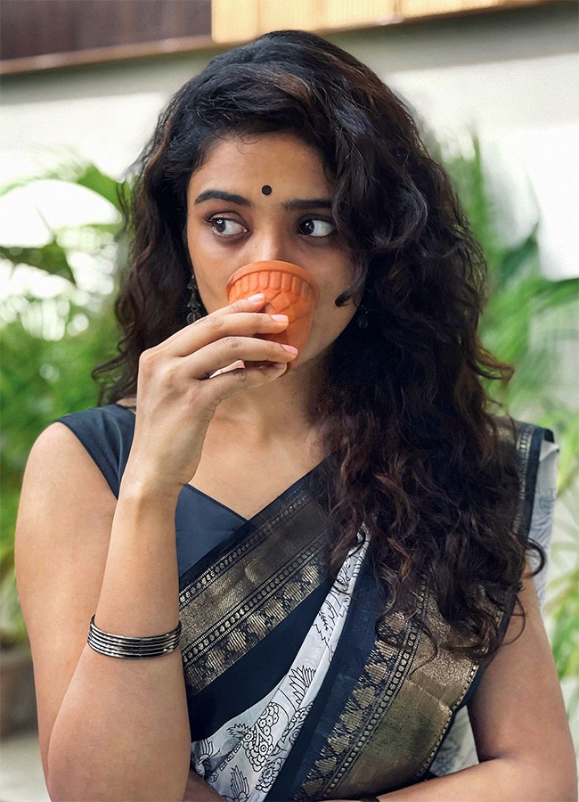 దసరా స్పెషల్.. చీరకట్టులో రూప ఎంత ముద్దుగా ఉందో..(ఫొటోలు) | Actress ...