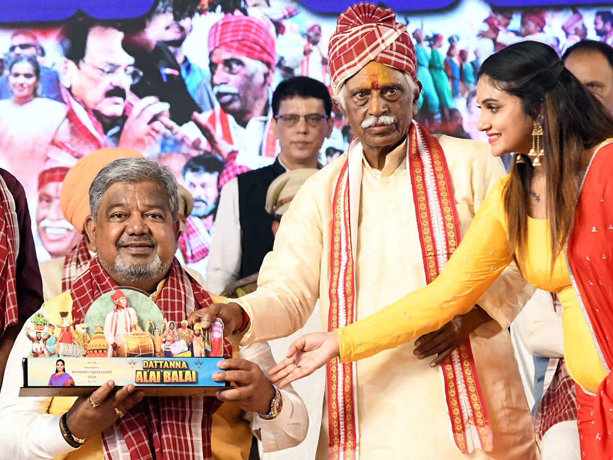 దసరా స్పెషల్‌ : హైదరాబాద్‌లో ‘అలయ్‌ బలయ్‌’ సందడి (ఫొటోలు) | CM Revanth ...