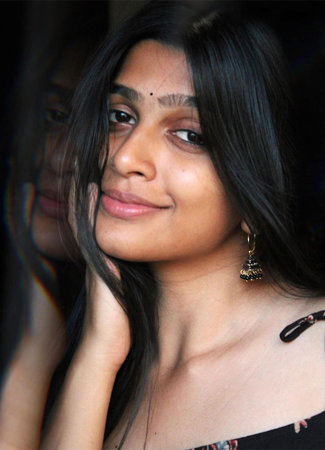 మ్యాడ్ మూవీ హీరోయిన్ ఎంత క్యూట్ గా ఉందో.. అనంతిక అందం (ఫొటోలు) | MAD ...