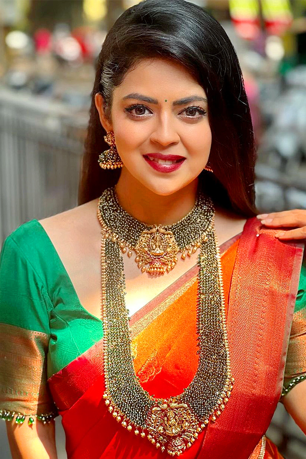 Mansi Joshi: 'దేవత' సీరియల్‌ నటి నిశ్చితార్థం (ఫోటోలు) | Devatha Serial ...