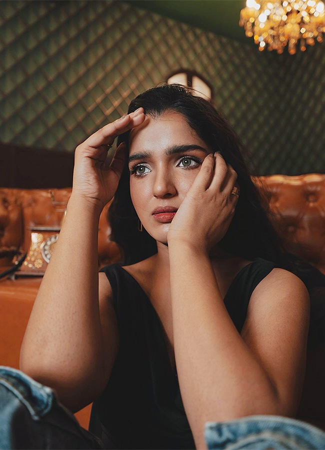 మత్తువదలరా 2 : ఇంటర్‌నెట్‌ను షేక్ చేస్తున్న.. రియా ఎక్కడ? (ఫొటోలు ...