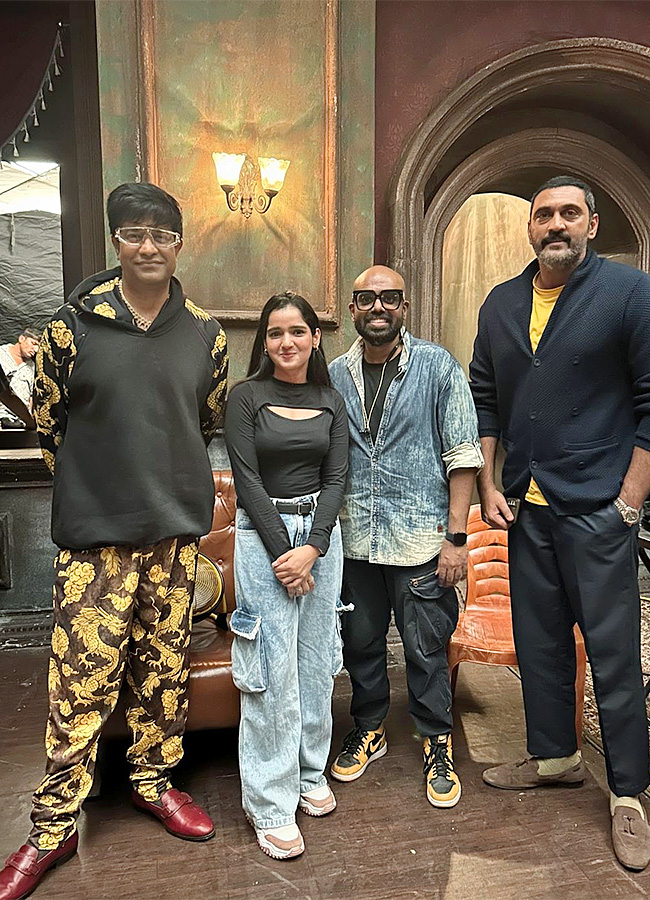 మత్తువదలరా 2 : ఇంటర్‌నెట్‌ను షేక్ చేస్తున్న.. రియా ఎక్కడ? (ఫొటోలు ...