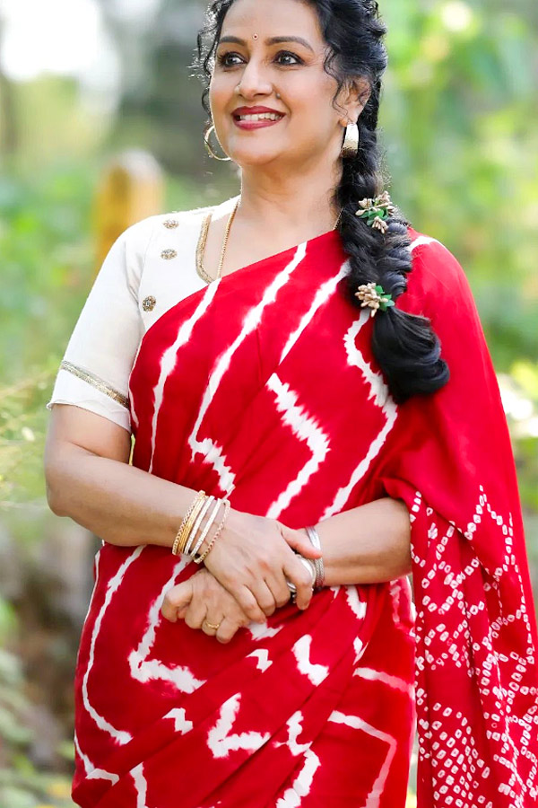 మెగాస్టార్‌ సరసన కథనాయకి.. ఈ స్టార్ హీరోయిన్ తల్లిని గుర్తుపట్టారా ...