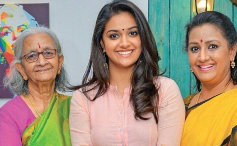 మెగాస్టార్‌ సరసన కథనాయకి.. ఈ స్టార్ హీరోయిన్ తల్లిని గుర్తుపట్టారా ...