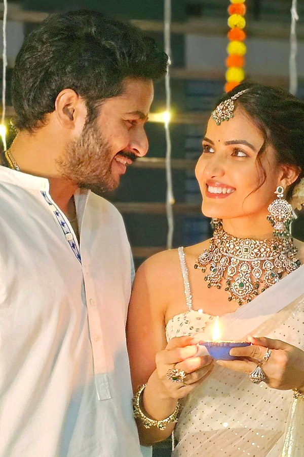 ప్రియుడితో బిగ్‌ బాస్‌ బ్యూటీ దీపావళి వేడుకలు (ఫోటోలు) | Bigg Boss Siri ...