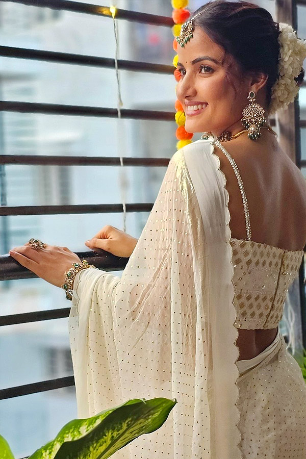 ప్రియుడితో బిగ్‌ బాస్‌ బ్యూటీ దీపావళి వేడుకలు (ఫోటోలు) | Bigg Boss Siri ...