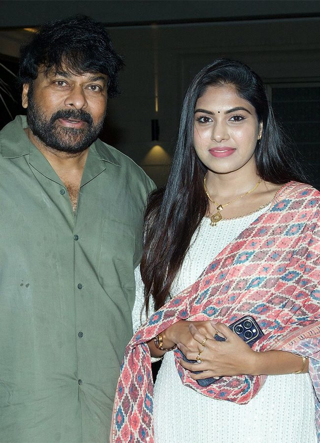 పశ్చిమగోదావరి జిల్లా : తణుకు లో గృహప్రవేశం చేసిన జబర్ధస్త్ నటి సత్య ...