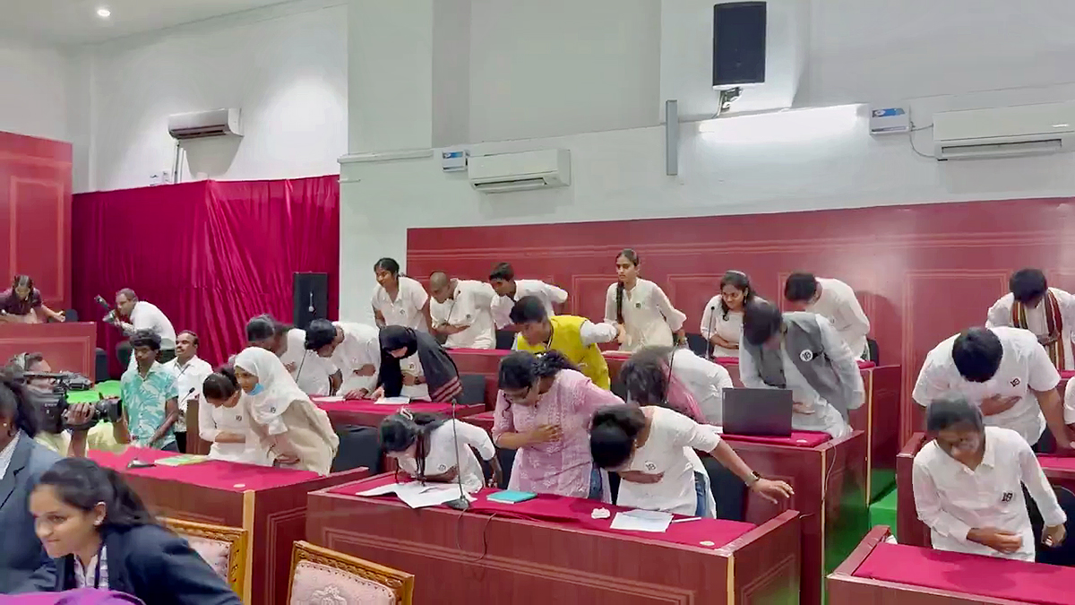 స్టూడెంట్ల మాక్‌ అసెంబ్లీలో సీఎం రేవంత్‌ (ఫొటోలు) | CM Revanth Reddy ...