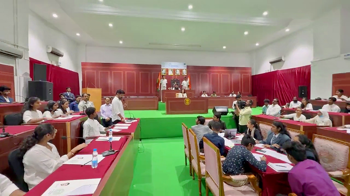 స్టూడెంట్ల మాక్‌ అసెంబ్లీలో సీఎం రేవంత్‌ (ఫొటోలు) | CM Revanth Reddy ...