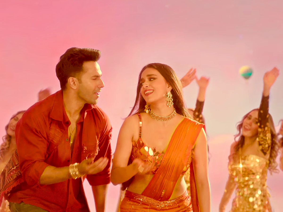 కీర్తి సురేశ్‌ గ్లామర్‌ డోస్‌.. ట్రెండింగ్ లో 'బేబీ జాన్‌' సాంగ్ ...