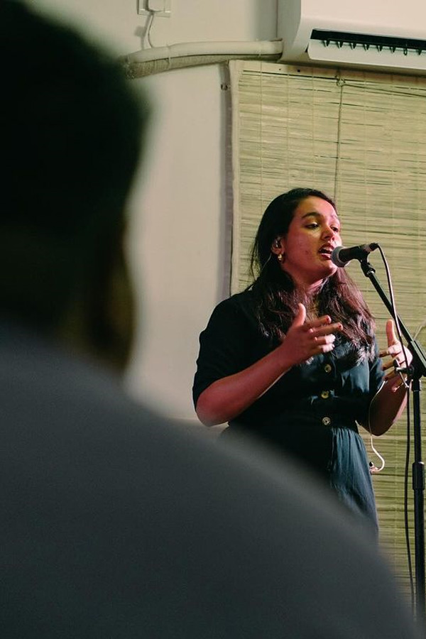 'కిస్సిక్' సాంగ్ పాడింది ఈమెనే.. ఇన్ స్టాలో రీల్స్ నుంచి సినిమా పాటల ...