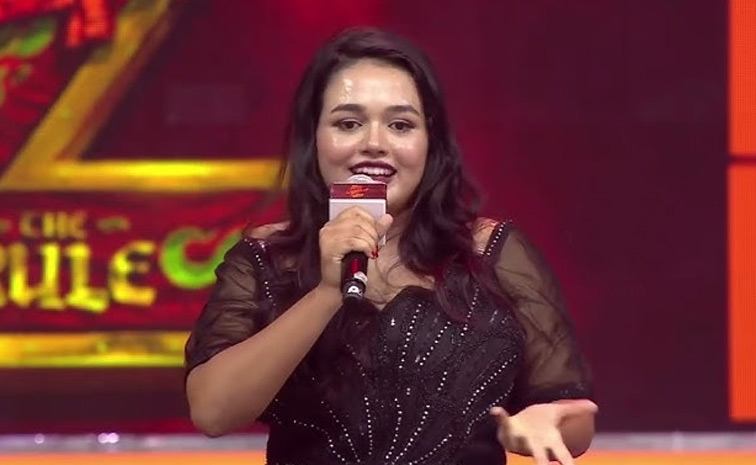 'కిస్సిక్' సాంగ్ పాడింది ఈమెనే.. ఇన్ స్టాలో రీల్స్ నుంచి సినిమా పాటల ...