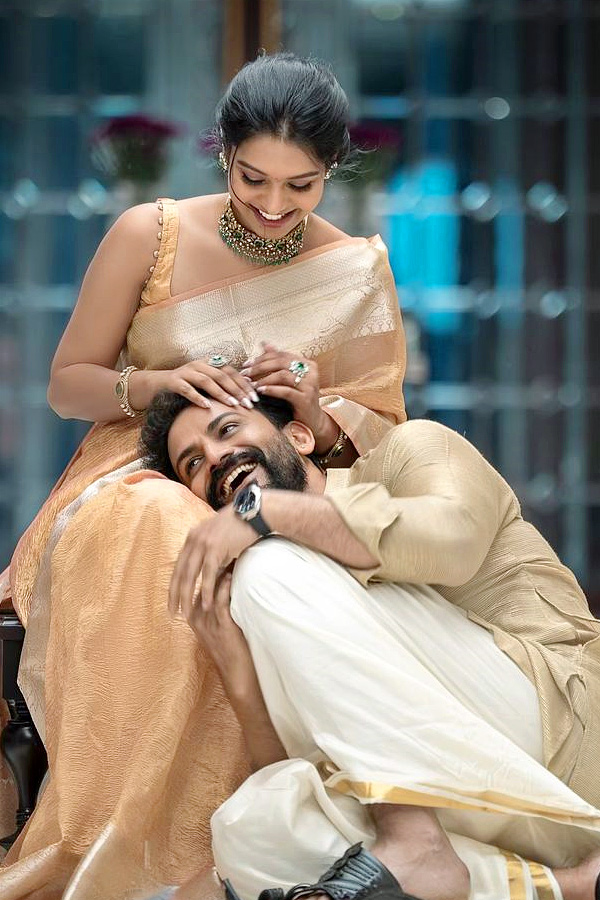 డాక్టర్‌తో 'పుష్ప' విలన్ ధనంజయ నిశ్చితార్థం (ఫొటోలు) | Kannada actor ...