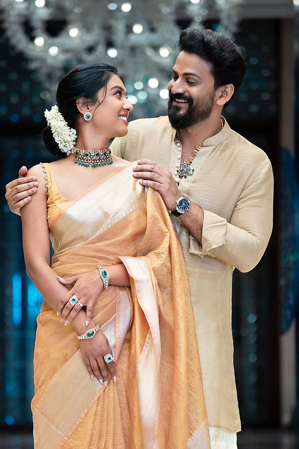 డాక్టర్‌తో 'పుష్ప' విలన్ ధనంజయ నిశ్చితార్థం (ఫొటోలు) | Kannada actor ...