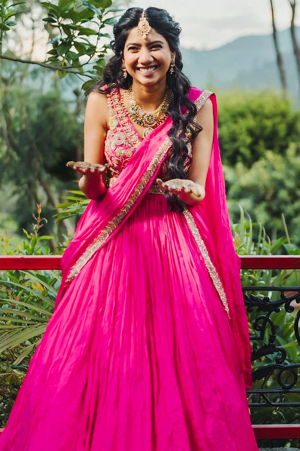 సాయిపల్లవి సిస్టర్‌ పూజకన్నన్‌ పెళ్లి వేడుక.. ఈ అరుదైన పిక్స్ చూశారా ...