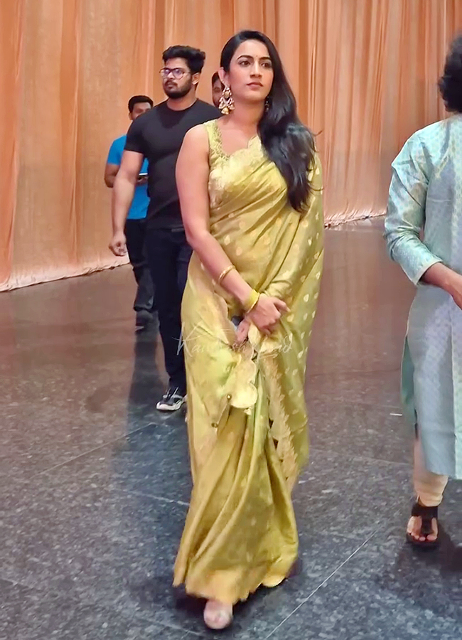 'కలర్ ఫోటో' డైరెక్టర్ సందీప్ రాజ్ రిసెప్షన్.. హాజరైన నిహారిక (ఫొటోలు ...