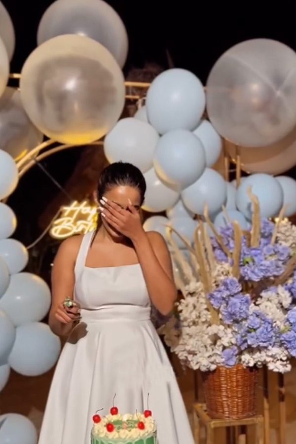 నిహారిక బర్త్‌డే సెలబ్రేషన్స్‌ .. దగ్గరుండి కేక్‌ కట్‌ చేయించిన ...