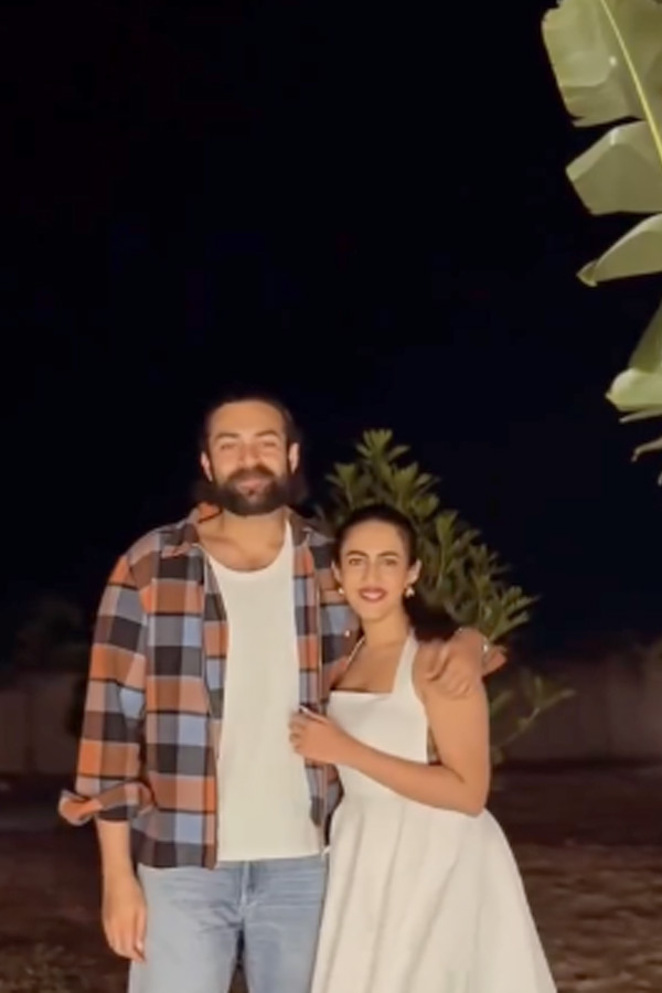 నిహారిక బర్త్‌డే సెలబ్రేషన్స్‌ .. దగ్గరుండి కేక్‌ కట్‌ చేయించిన ...