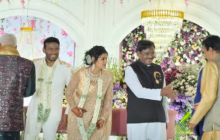 సోనియా పెళ్లిలో బిగ్‌బాస్ 8 సెలబ్రిటీస్.. మొత్తం రచ్చ రచ్చ (ఫొటోలు ...