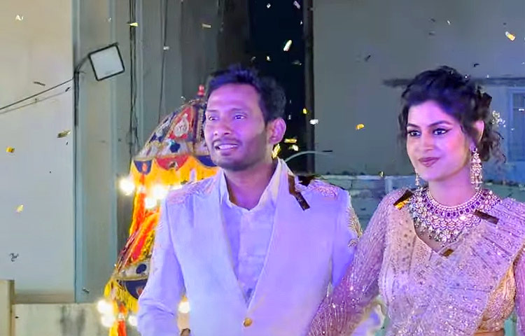 సోనియా పెళ్లిలో బిగ్‌బాస్ 8 సెలబ్రిటీస్.. మొత్తం రచ్చ రచ్చ (ఫొటోలు ...