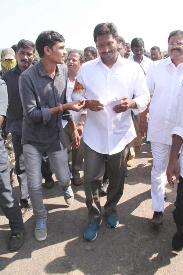 జగనన్నతో మేము (ఫోటోలు) | YS Jagan Birthday Special Photos With Fans ...