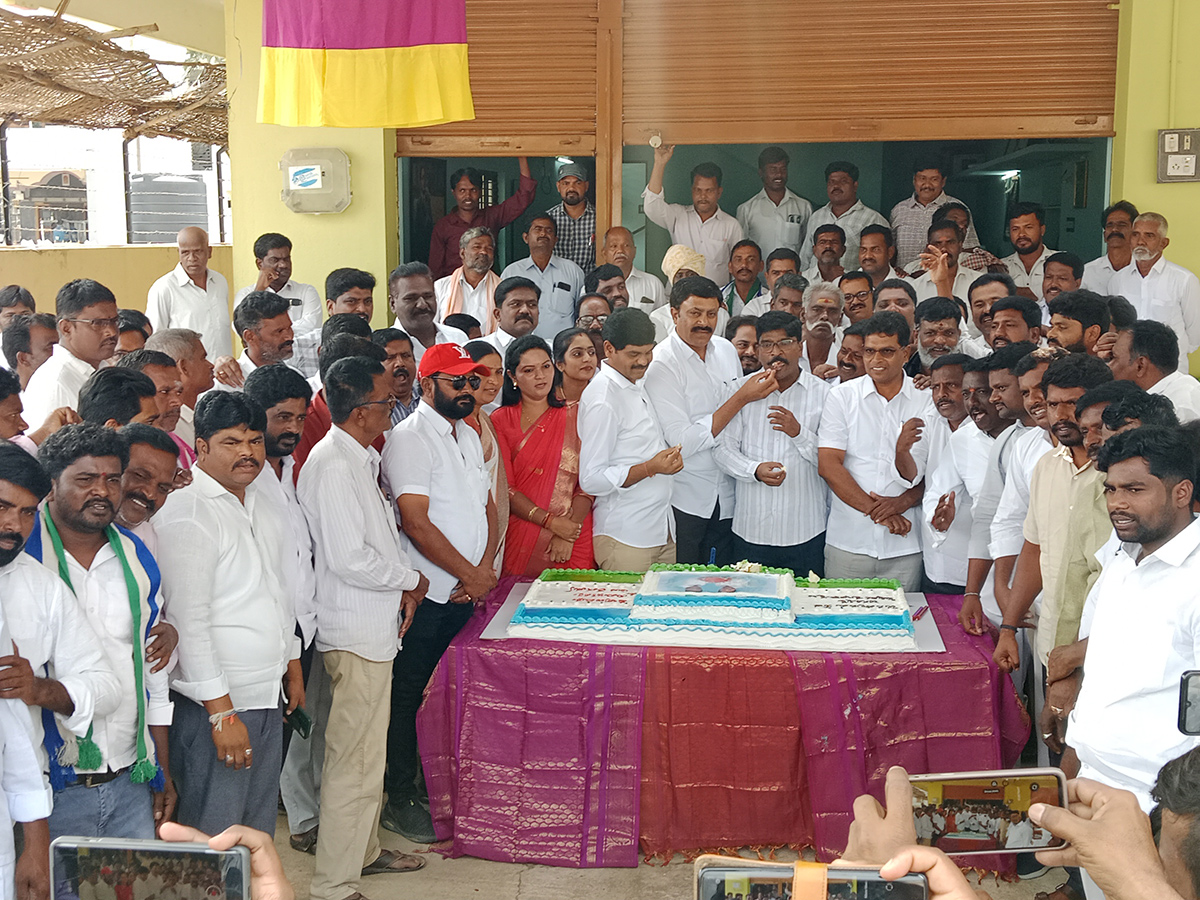 ఏపీ అంతటా ఘనంగా వైఎస్ జగన్ బర్త్ డే వేడుకలు (ఫొటోలు) | ys jagan mohan ...