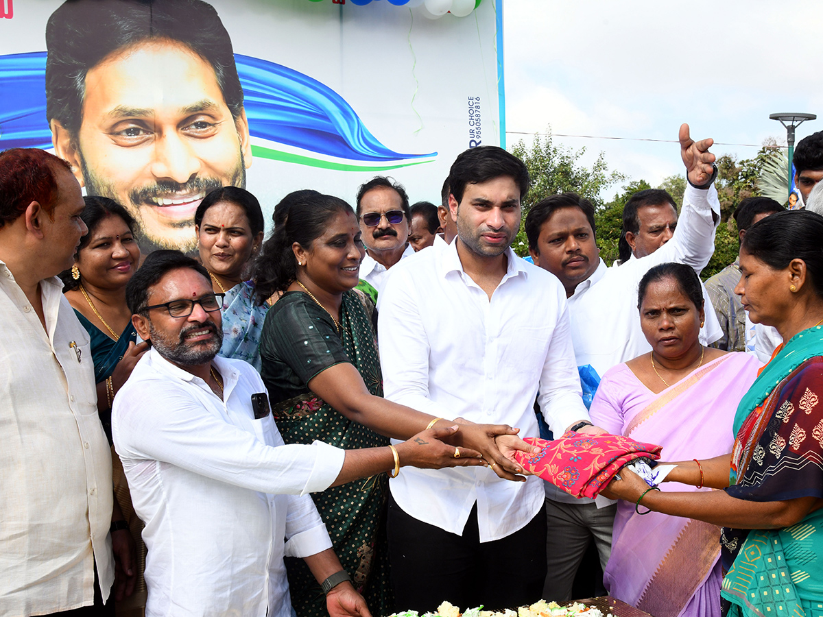 ఏపీ అంతటా ఘనంగా వైఎస్ జగన్ బర్త్ డే వేడుకలు (ఫొటోలు) | ys jagan mohan ...