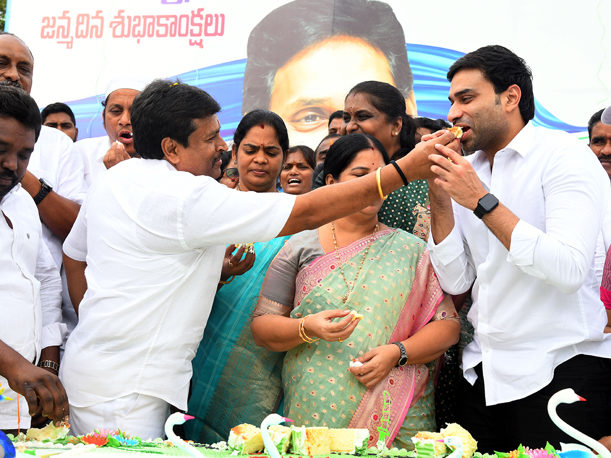 ఏపీ అంతటా ఘనంగా వైఎస్ జగన్ బర్త్ డే వేడుకలు (ఫొటోలు) | ys jagan mohan ...
