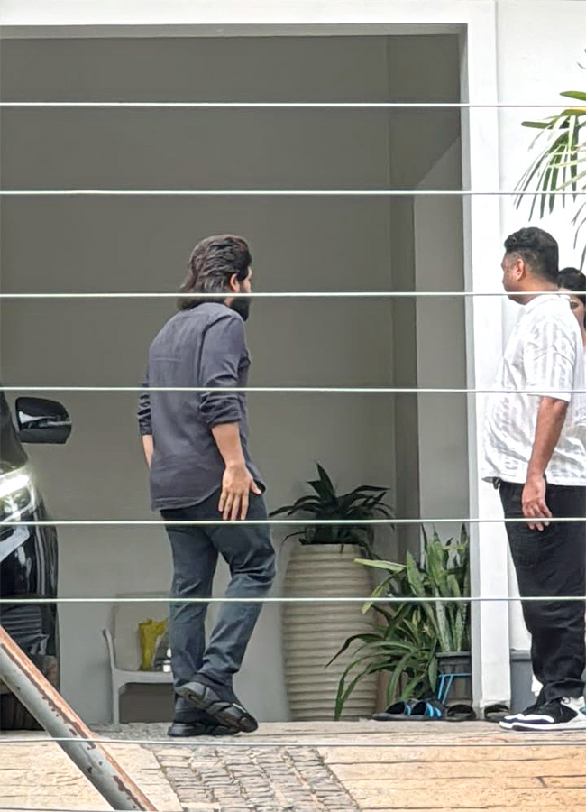 అల్లు అర్జున్ ఫోటోలు | Allu Arjun Appears Before Police In Sandhya ...
