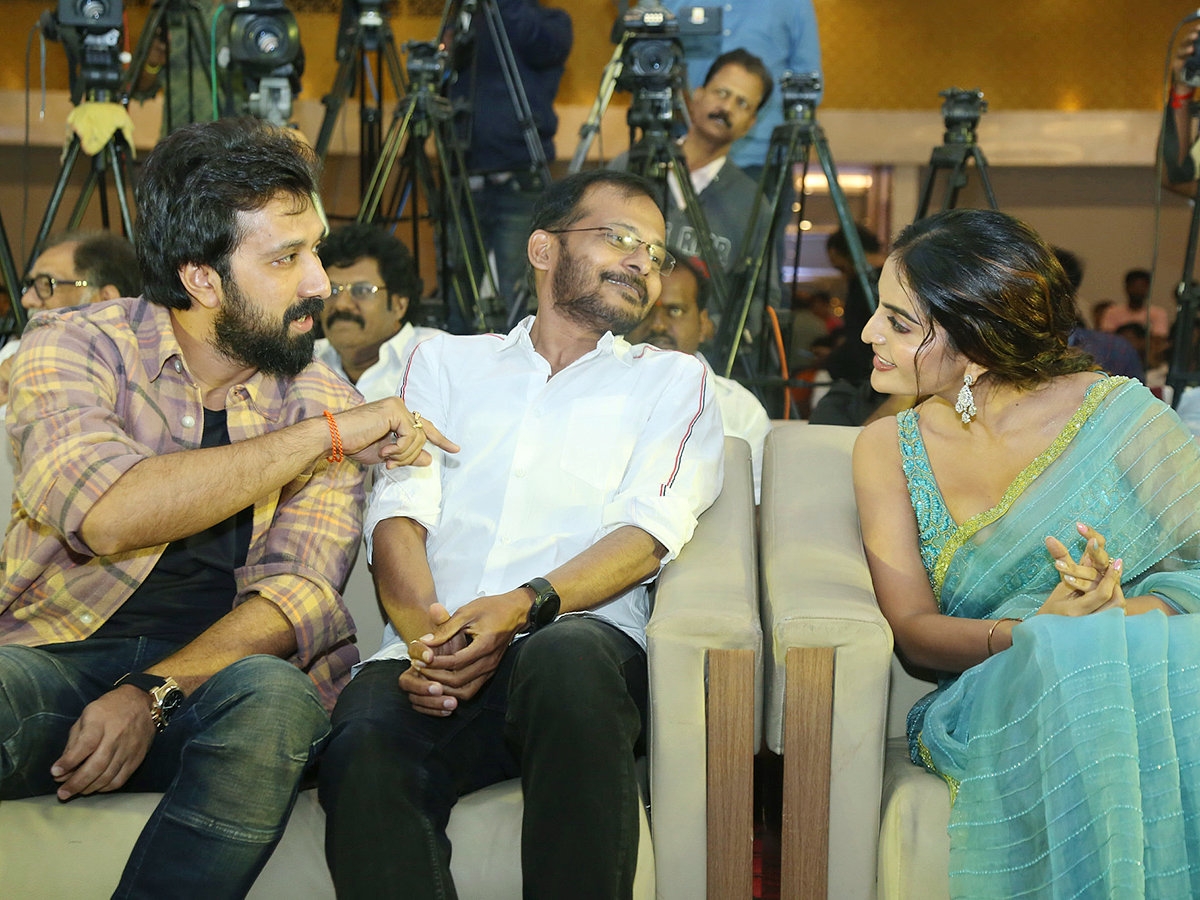 ‘శ్రీకాకుళం షెర్లాక్‌హోమ్స్’ మూవీ ప్రీ రిలీజ్ వేడుక (ఫొటోలు ...