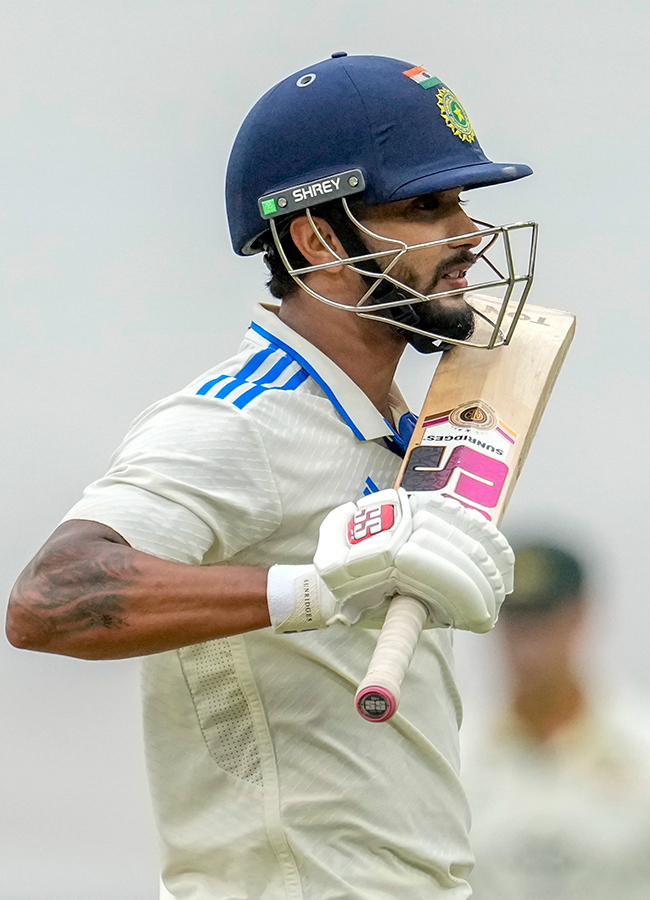 ఆసీస్‌ బౌలర్లను ఆటాడుకున్న నితీష్ రెడ్డి.. పిచ్‌పై పుష్ప స్టైల్ ...