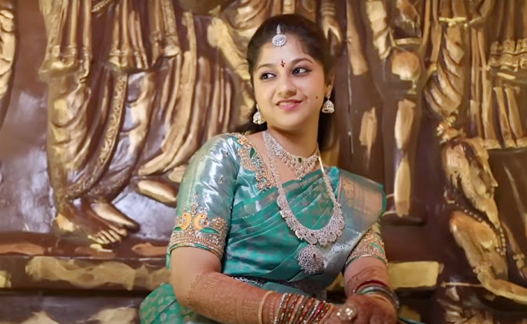 పెళ్లి ఫోటోలు షేర్‌ చేసిన వరాహరూపం సింగర్‌ శ్రీలలిత (ఫోటోలు) | Varaha ...