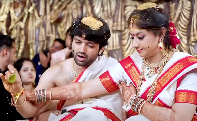 పెళ్లి ఫోటోలు షేర్‌ చేసిన వరాహరూపం సింగర్‌ శ్రీలలిత (ఫోటోలు) | Varaha ...
