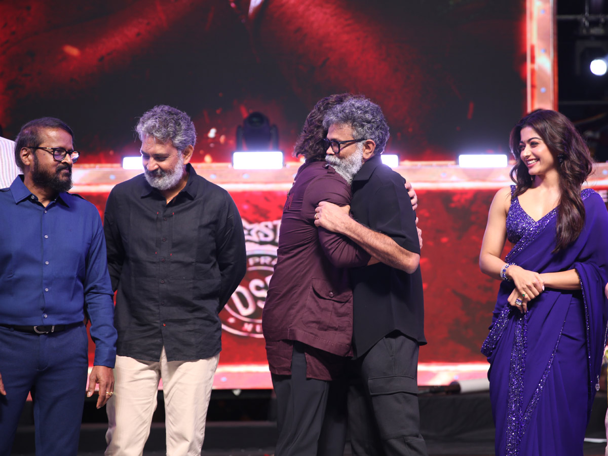 Pushpa 2 Pre Release Photos: అల్లు అర్జున్ ‘పుష్ప 2’ ప్రీ రిలీజ్ ఈవెంట్ ...