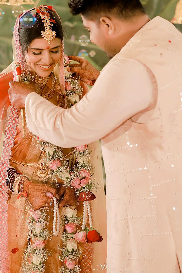 పెళ్లి ఫోటోలు షేర్‌ చేసిన టాలీవుడ్‌ హీరోయిన్ చిత్ర శుక్ల.. ఈమె ఎవరంటే ...