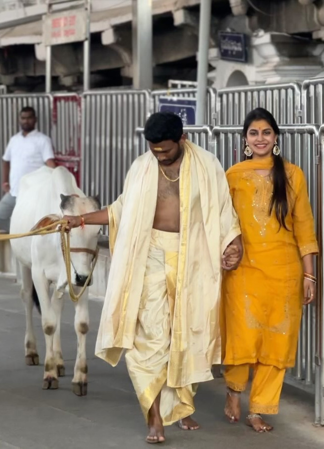 Soniya Akula-Yash: వేములవాడ రాజన్నను దర్శించుకున్న కొత్త జంట (ఫోటోలు ...