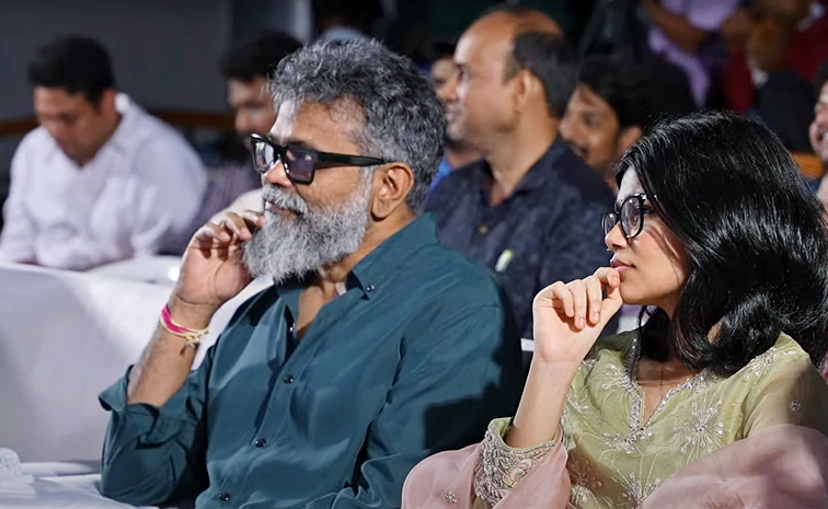 కూతురి ఫస్ట్‌ మూవీ.. ఏడ్చేసిన సుకుమార్‌ భార్య (ఫోటోలు) | Sukumar Wife ...