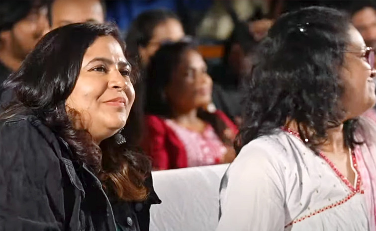 కూతురి ఫస్ట్‌ మూవీ.. ఏడ్చేసిన సుకుమార్‌ భార్య (ఫోటోలు) | Sukumar Wife ...