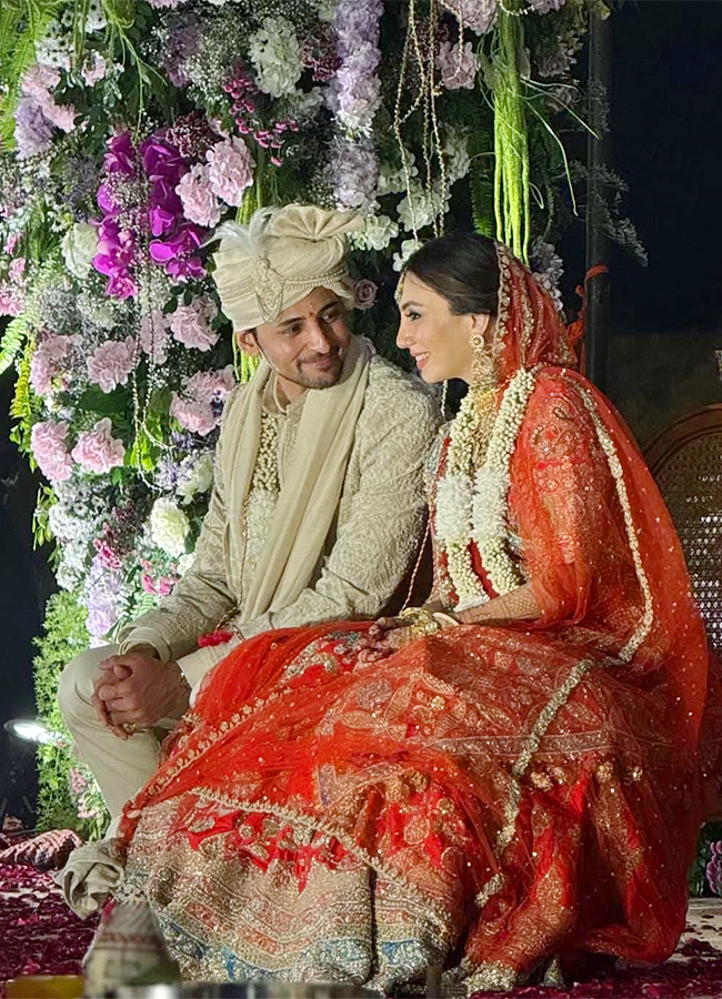 బెస్ట్‌ ఫ్రెండ్‌ను పెళ్లి చేసుకున్న సింగర్‌ దర్శన్‌ (ఫోటోలు) | Darshan ...