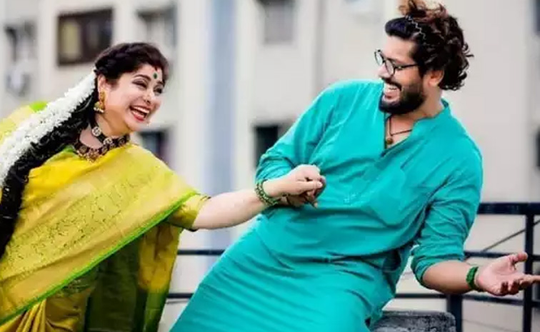 పెళ్లై 20ఏళ్లు.. పిల్లలు ఎందుకు లేరంటే.. (ఫోటోలు) | Interesting Facts ...