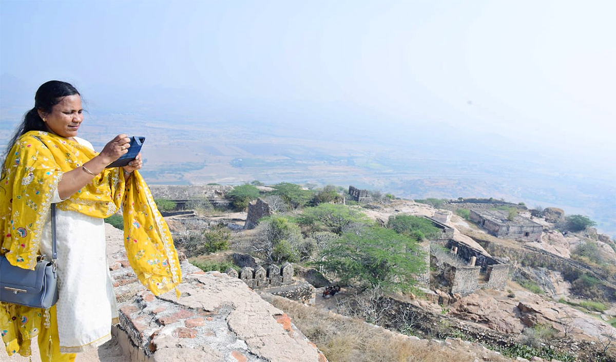 ఆంధ్ర ప్రదేశ్ : రాచరిక దర్పం..గుత్తి కోట రహస్యాలు ఇవిగో.. (ఫొటోలు ...