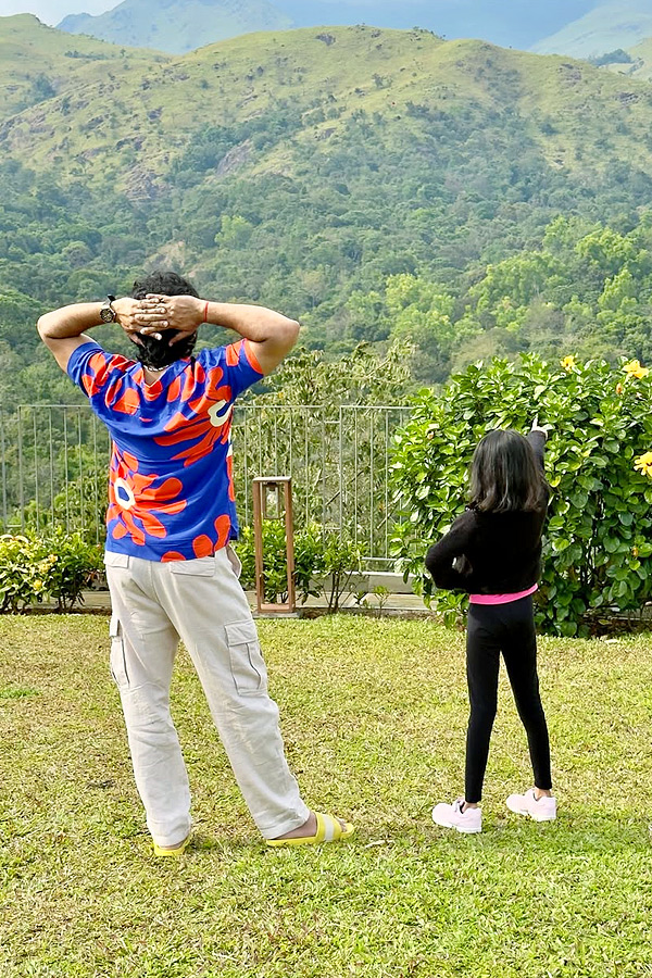 ఫ్యామిలీ వేకేషన్‌లో చిల్ అవుతోన్న టాలీవుడ్ యాంకర్ రవి (ఫోటోలు) | Anchor ...