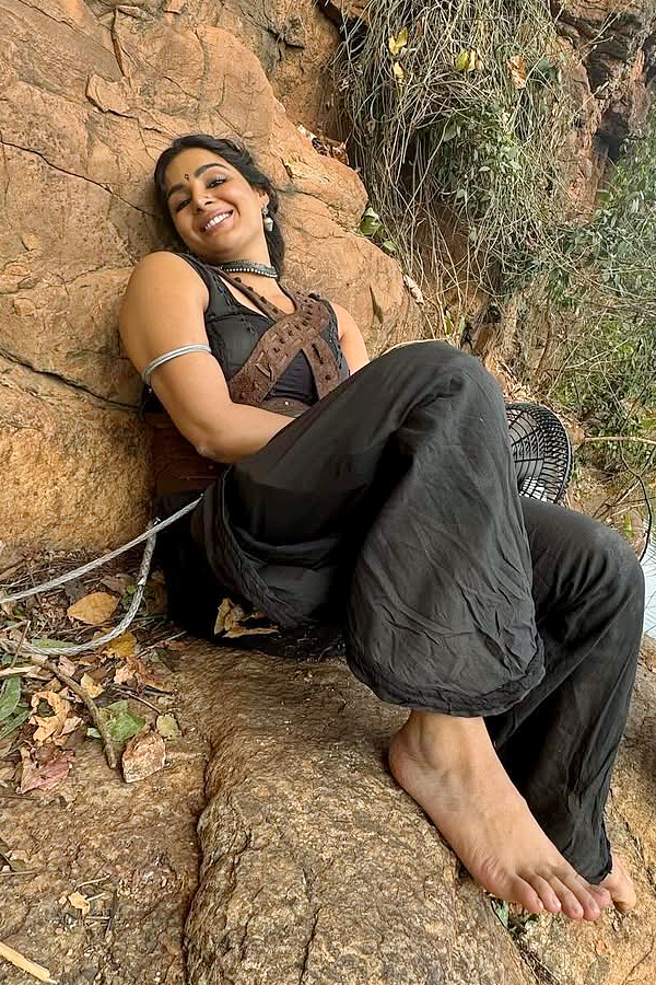 64 ఏళ్ల హీరోతో జత కడుతున్న 29 ఏళ్ల హీరోయిన్‌ (ఫోటోలు) | Samyuktha Menon ...