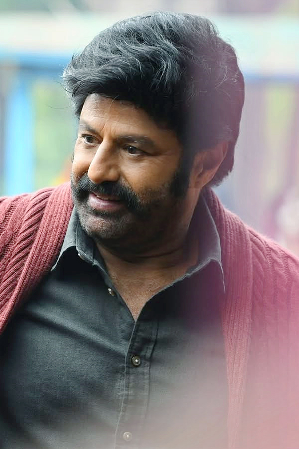 64 ఏళ్ల హీరోతో జత కడుతున్న 29 ఏళ్ల హీరోయిన్‌ (ఫోటోలు) | Samyuktha Menon ...