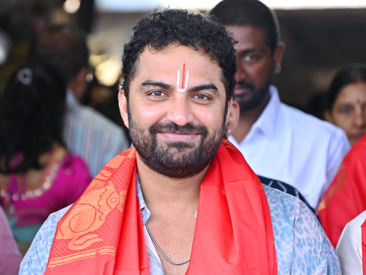తిరుమల శ్రీవారిని దర్శించుకున్న టాలీవుడ్ హీరో విశ్వక్ సేన్ (ఫోటోలు ...