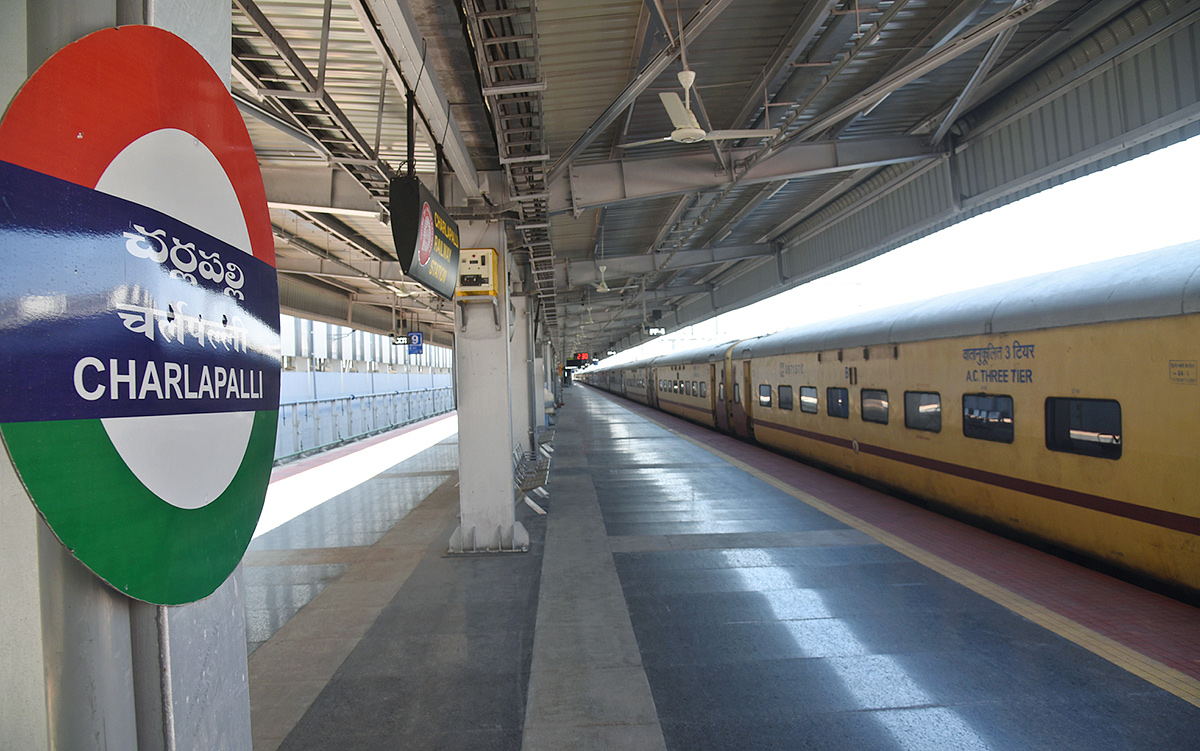 హైదరాబాద్‌ : ముస్తాబైన మరో మణిహారం..చర్లపల్లి నూతన రైల్వే టెర్మినల్ ...