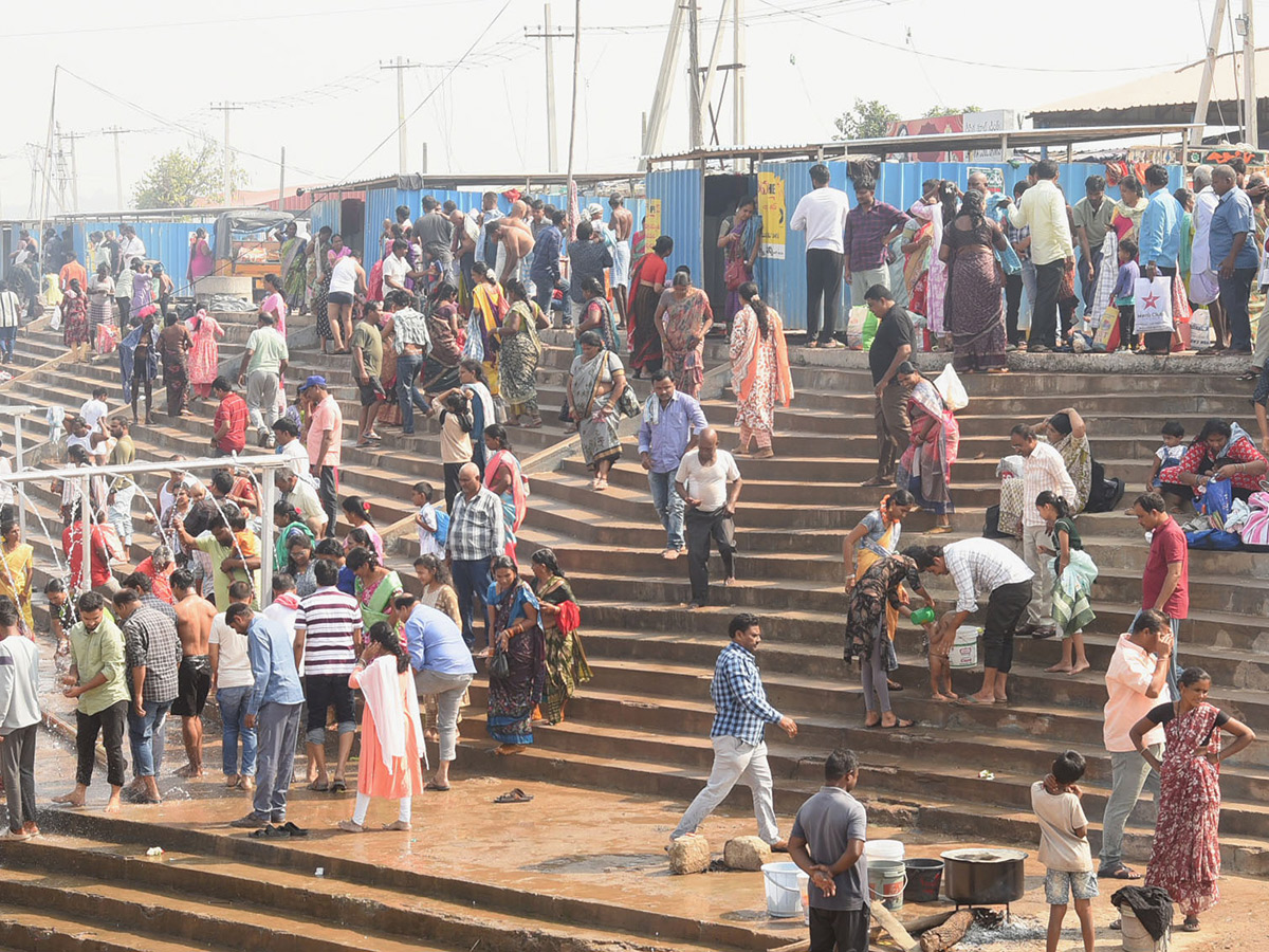 మేడారం మినీ జాతర..పోటెత్తిన భక్తులు (ఫొటోలు) | Sri Medaram Sammakka ...