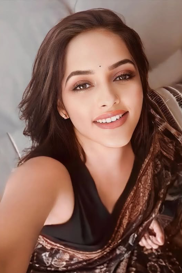 లంగావోణి, చీరలో జ్యోతిరాయ్ స్టన్నింగ్ లుక్స్..మతిపోగొట్టేస్తోన్న ...