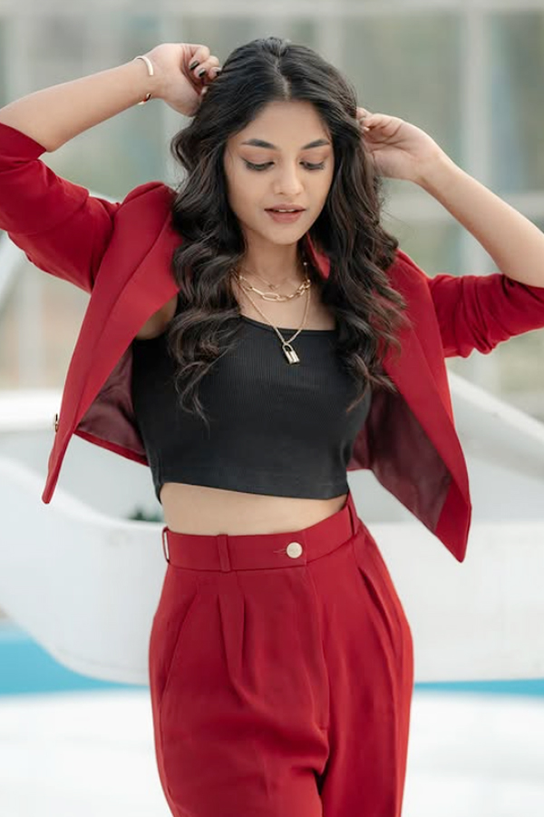 ఎంత ముద్దొచ్చేస్తుందో... ఇవానా ముద్దుగుమ్మ ఫోటోలు | Actress Ivana Cute ...