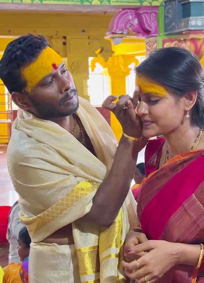 మల్లన్న పట్నం వేసి బోనం చేసిన సోనియా ఆకుల (ఫోటోలు) | BB8 Soniya And ...